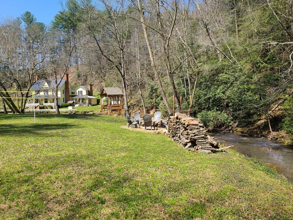 Kapps Mill Estate, Dobson North Carolina – Vintage Farmhouse Lodging ...